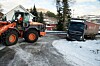 Trailer sperra veg i Øystese